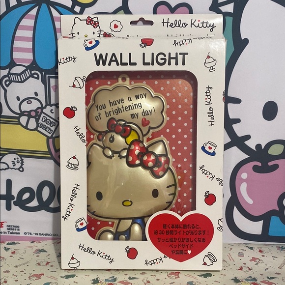 Hello Kitty | Wall Decor | New 26 Sanrio Hello Kitty Wall Light | Poshmark